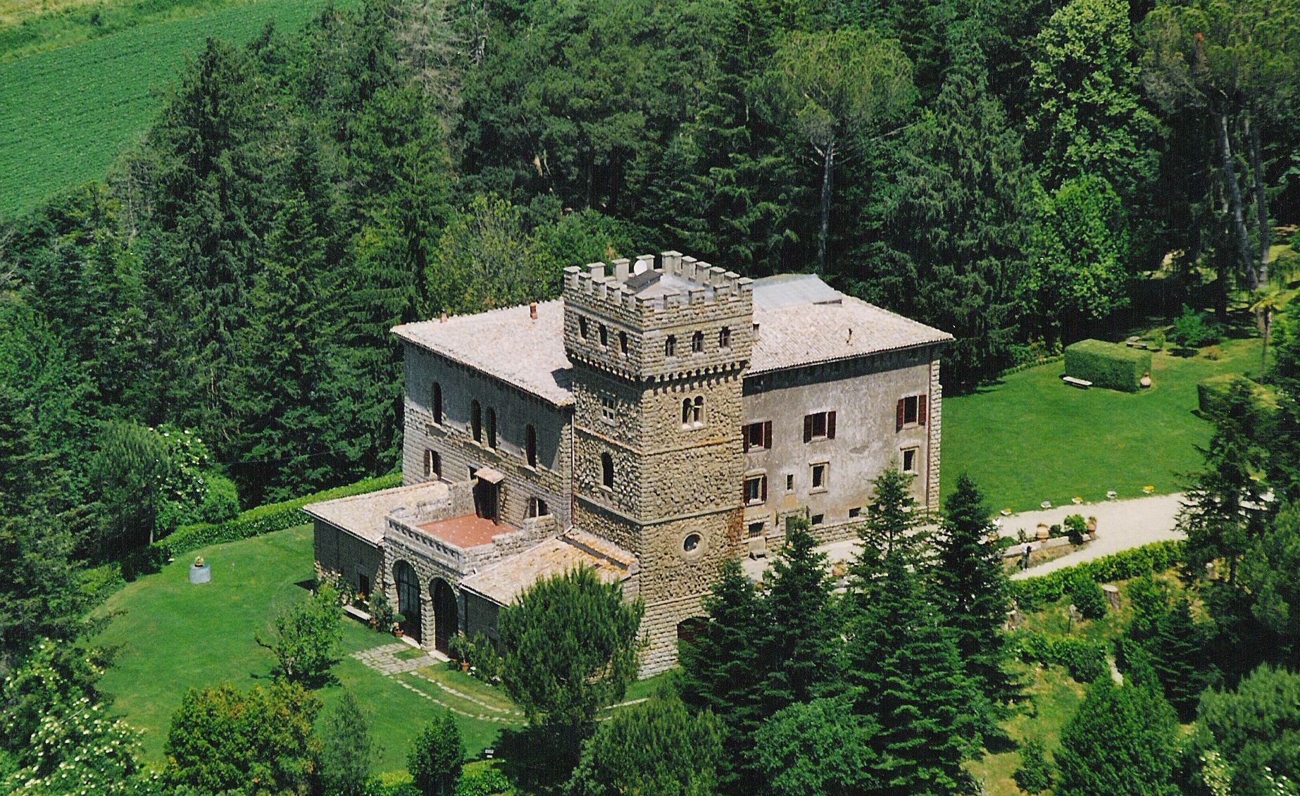 Castello di Santa Cristina en $113 ($̶1̶9̶6̶). Grotte di Castro ...